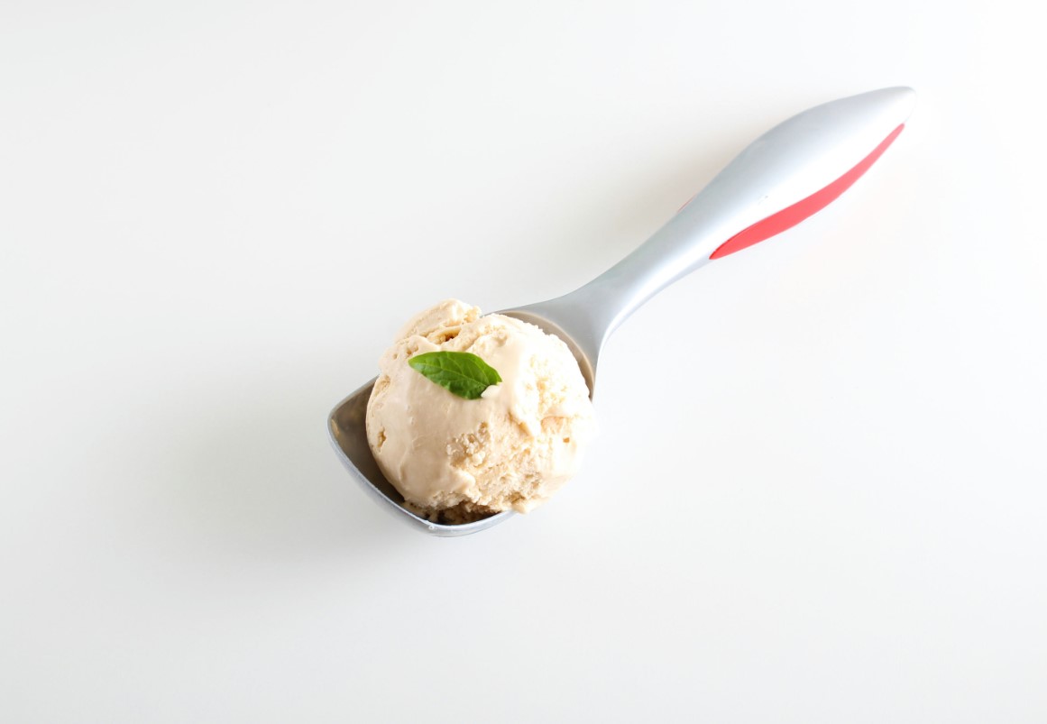 One Scoop of Ice Cream: How Many Calories Are You Enjoying?